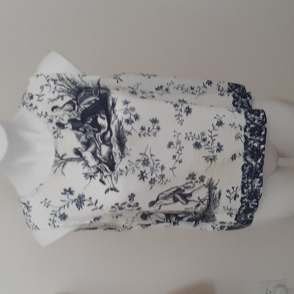 Melrose Studio | Tops | Melrose Picture Top | Poshmark